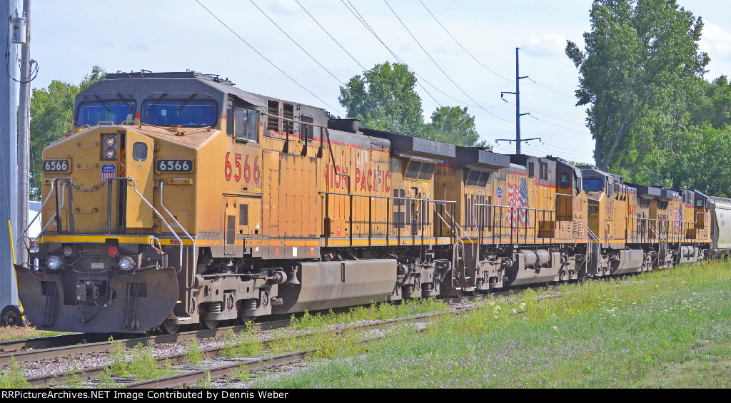 UP 6566, CP's Tomah Sub.